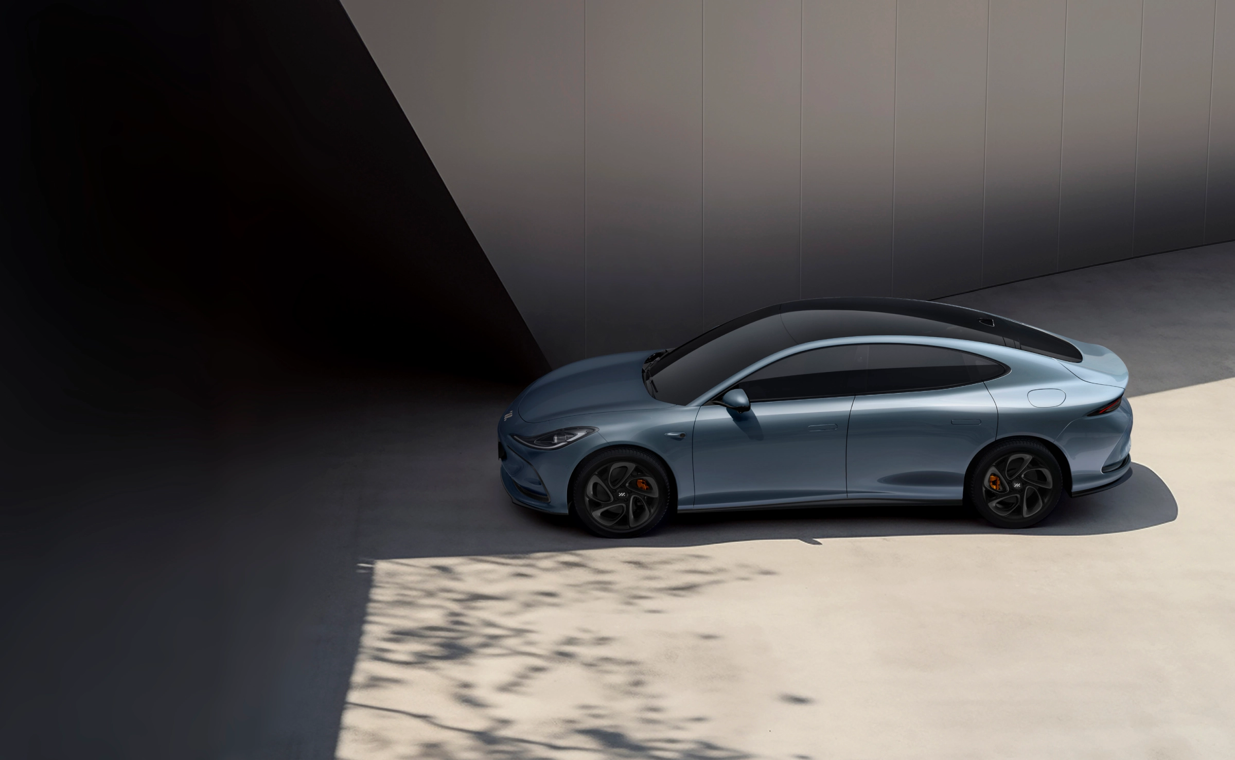 Experience the Refined Intensity of the MG IM5.